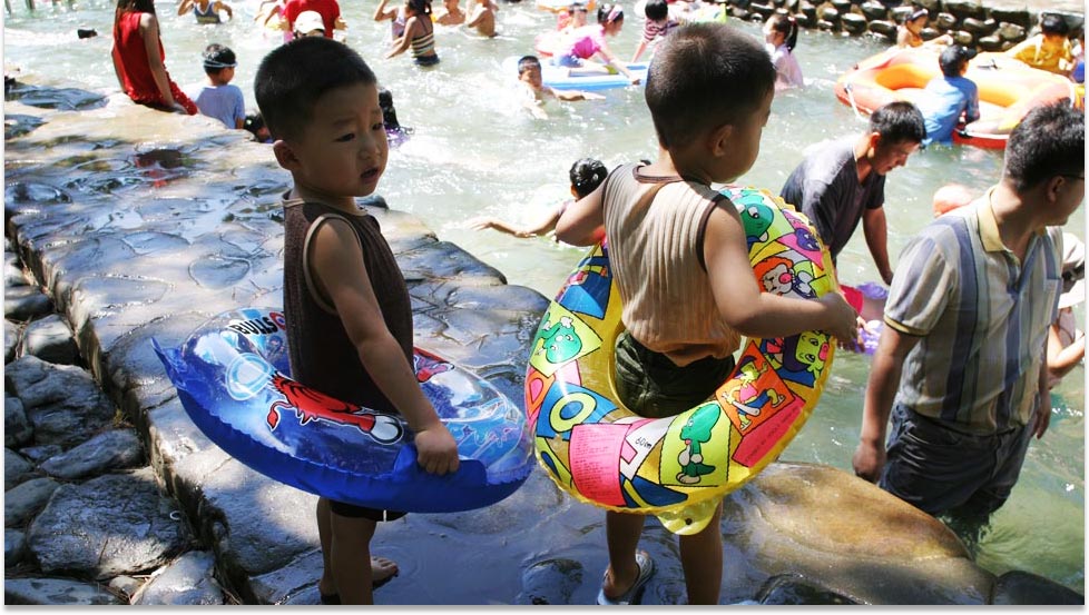 [ Huirisan Recreational Forest > ]